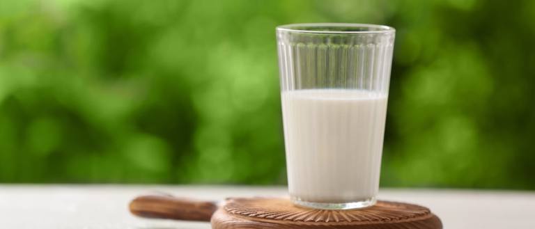 Leche Desnatada: Qué es, información nutricional y beneficios