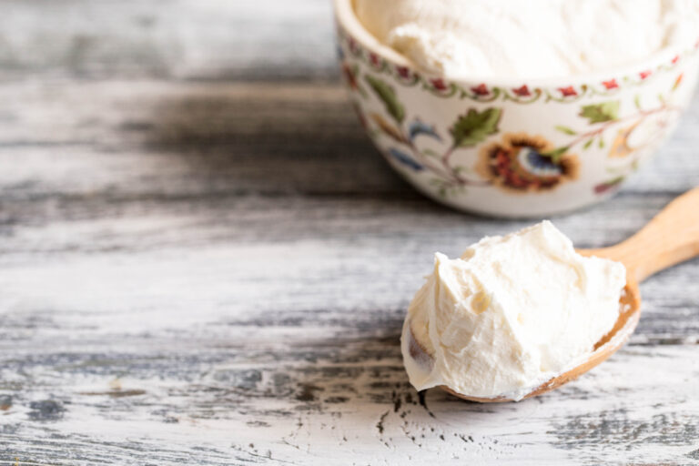 Nata fresca o crème fraîche: qué es y cómo usarla en tu cocina